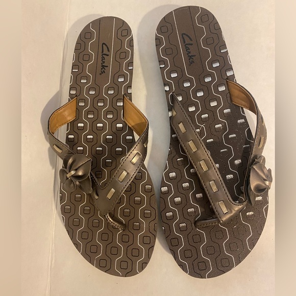 Clarks | Shoes | Clarks Pewter Color Flip Flops Brand New | Poshmark